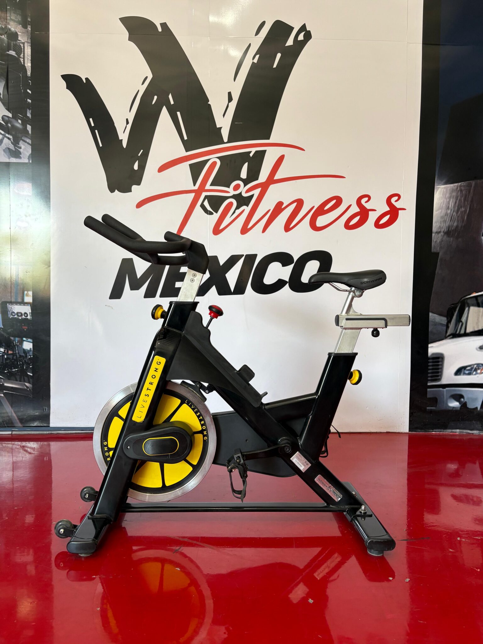 Bicicleta Spinning Matrix LiveStrong – WFitnessMexico